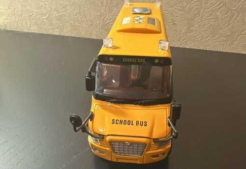 Игрушка школьный автобус