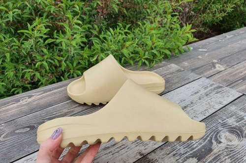 Сланцы мужские Adidas Yeezy Slide бежевые Р40-45