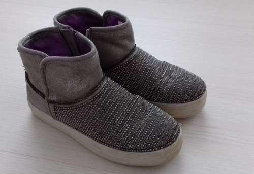 Ботинки skechers 35