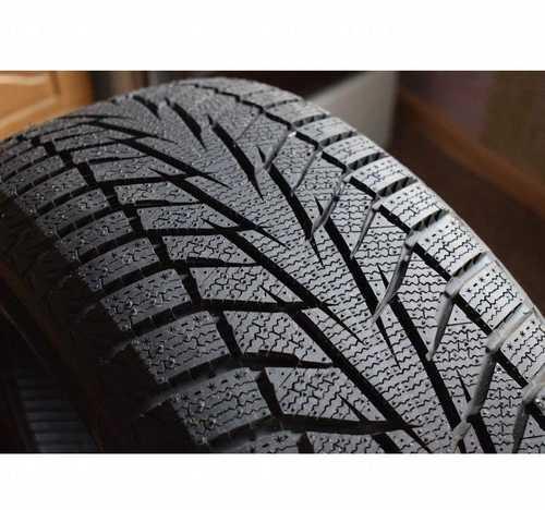 Hankook Winter I'Cept iZ 2 W616 245/50 R18 104T