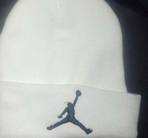 Шапка Jordan белая