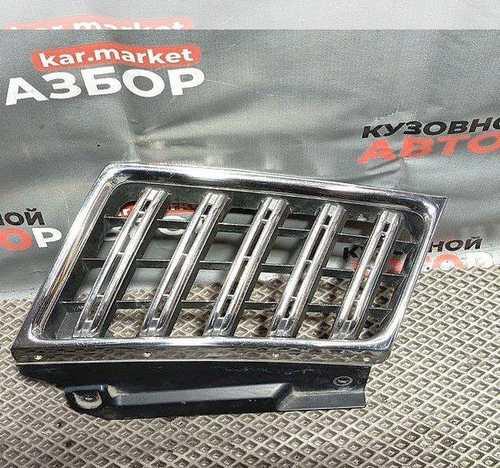 Решетка радиатора правая Mitsubishi Pajero Sport 2