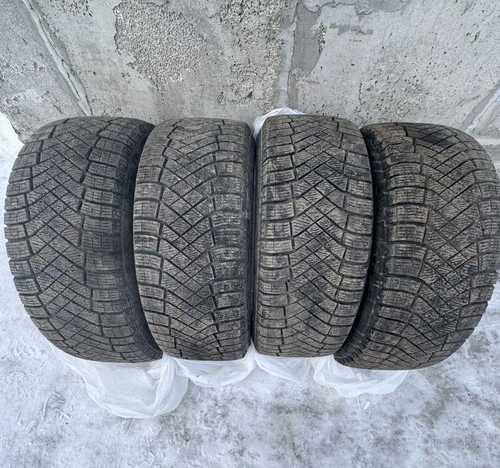 Pirelli Ice Zero 215/55 R17 98S