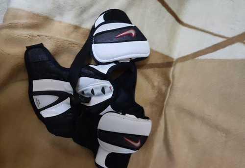 Нагрудник хоккейный nike