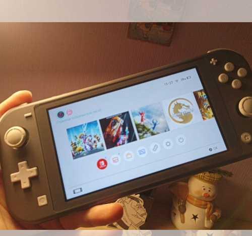 Nintendo switch lite, около новая