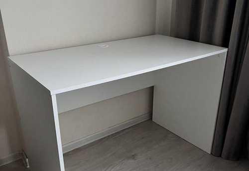 Письменный стол белый