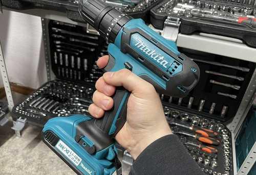 Шуруповерт Makita 26В