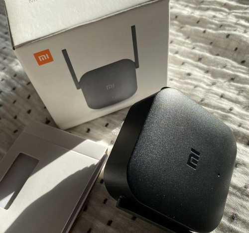 Ретранслятор Xiaomi Mi WiFi Range Extender Pro CE