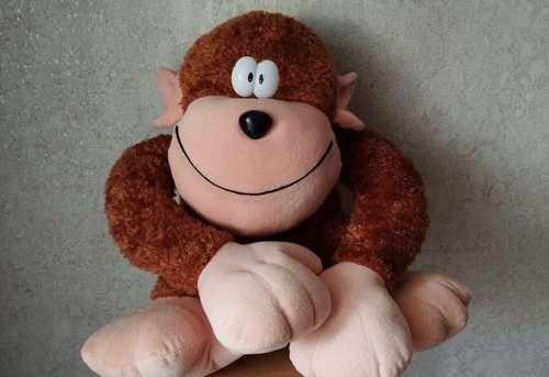 Большая мягкая игрушка обезьяна