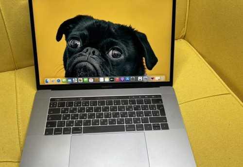 Живой MacBook Pro 15 2018 отличный дисплей