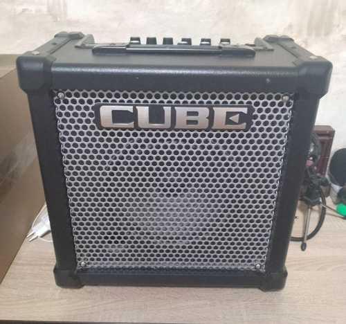 Гитарный комбоусилитель Roland Cube 20gx