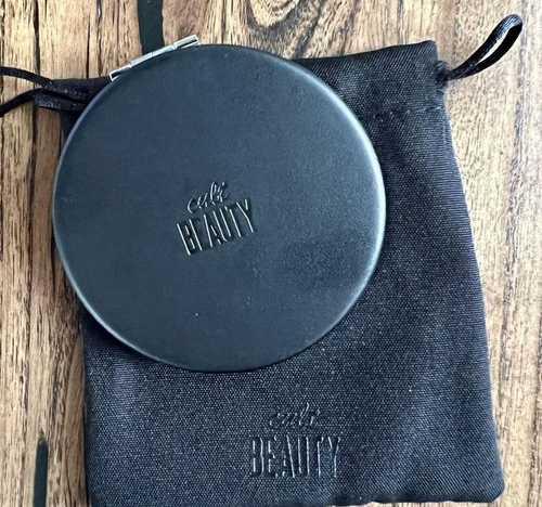 Cult Beauty Black Compact компактое зеркало