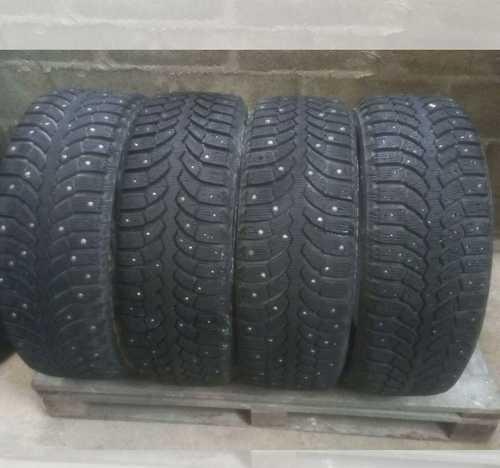 Bridgestone Ice Cruiser 7000 225/60 R17