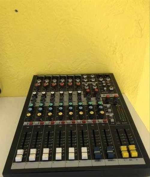 Микшерный пульт Soundcraft EPM6