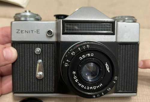 Плёночный фотоаппарат Zenit E Зенит Е с чехлом