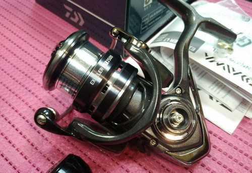 Эксклюзивная Daiwa 20 Exceler LT 2500 (подшип11+1)