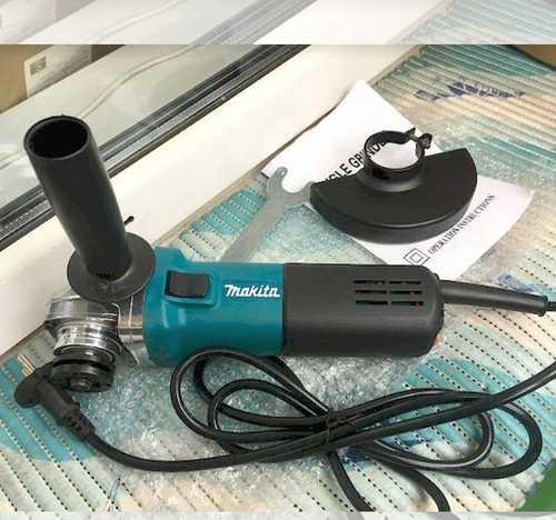 Болгарка новая Makita 125 мм