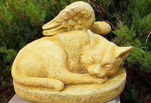 Скульптура "Крылатый Кот"