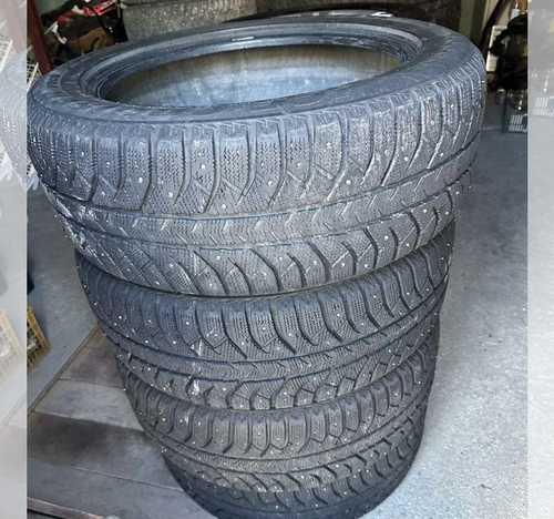 Bridgestone Ice Cruiser 7000 235/55 R19