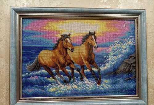 Картина,вышитая бисером "Брызги моря"