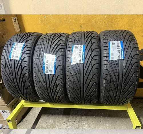 Triangle TR968 245/45 R18