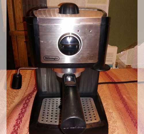 Кофеварка рожковая delonghi EC 155