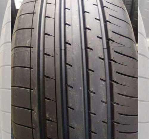 Yokohama BluEarth-XT AE61 235/55 R18