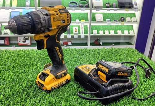 Компактная дрель-шуруповерт dewalt 12 В XR DCD701D