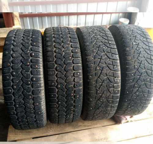 Bridgestone Blizzak Spike-02 195/65 R15 91T