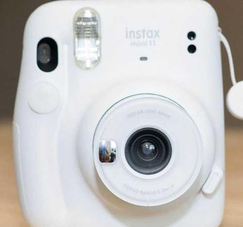 Пленочный фотоаппарат instax 11 mini