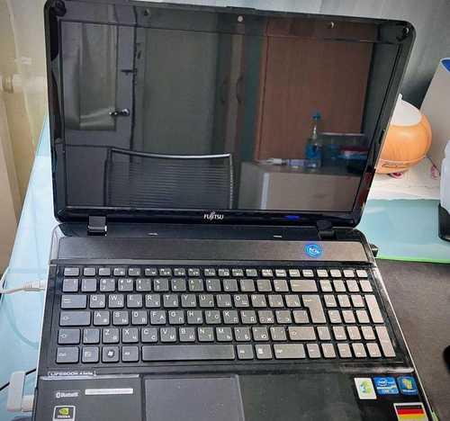 Ноутбук fujitsu lifebook AH531