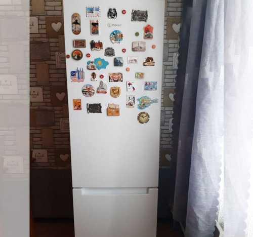Холодильник indesit ITS 4200W
