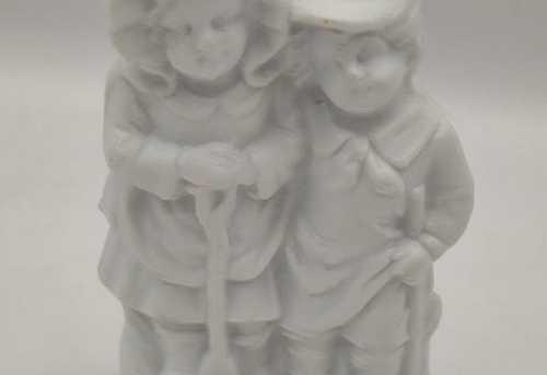 Фигура Мальчик и девочка фарфор бисквит высота 1