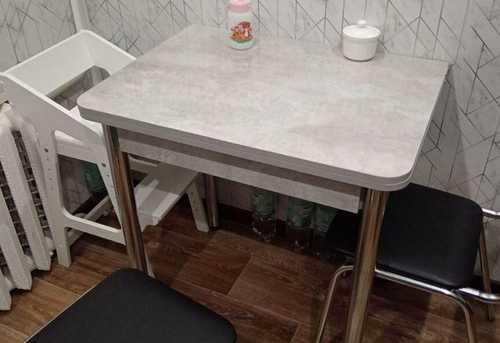 Кухонный стол раскладной с ящиком