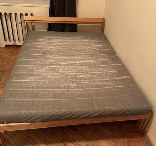 Кровать двухспальная IKEA 140*200 с матрасом