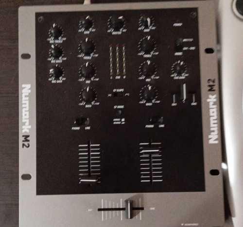 Микшерный пульт Numark M2