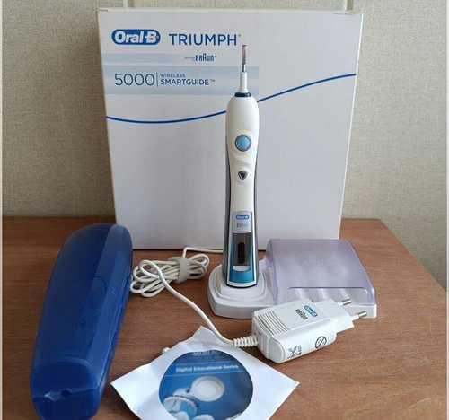 Электрощетка зубная Braun Oral-B Triumph 5000