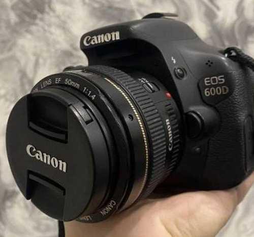 Зеркальный фотоаппарат Canon Eos 600d