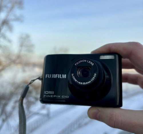 Винтажный фотоаппарат Fujifilm y2k мыльница