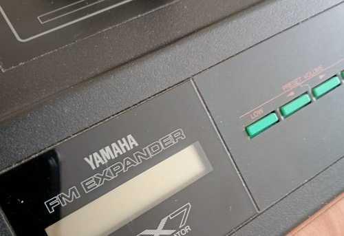 Yamaha TX7 (DX7)