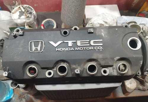 Крышка клапанов Honda