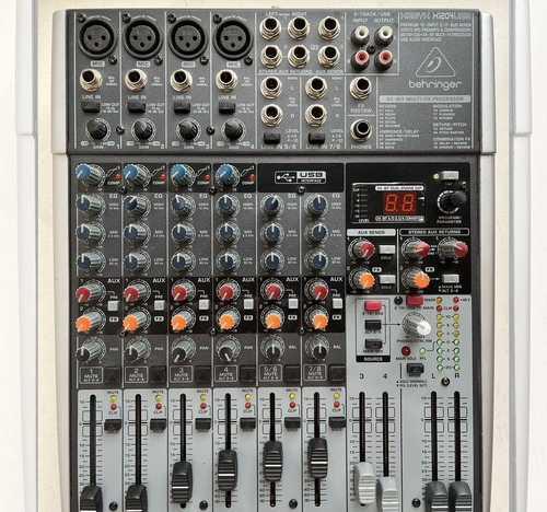 Микшерный пульт behringer xenyx x1204usb