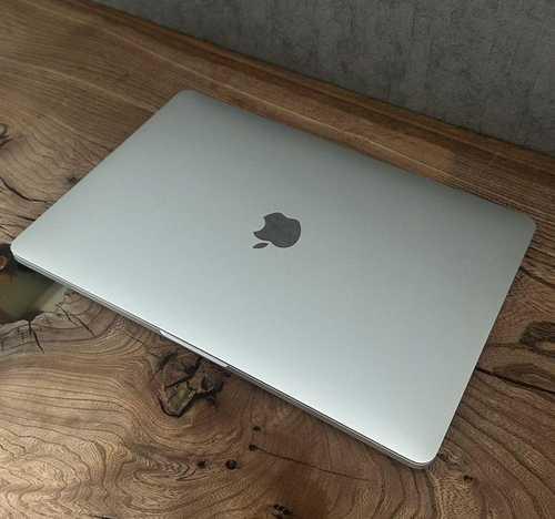 MacBook Pro 13 (2020), 256 ГБ, Core i5, 1.4 ГГц, RAM 8 ГБ, Intel Iris Plus Graphics 645
