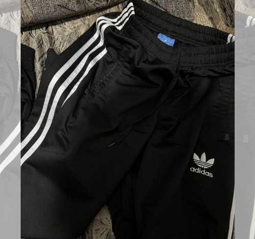 Спортивные штаны adidas