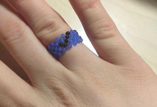 Кольцо найк из голубого бисера