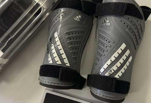 Вратарские щитки детские adidas Predator Lite S