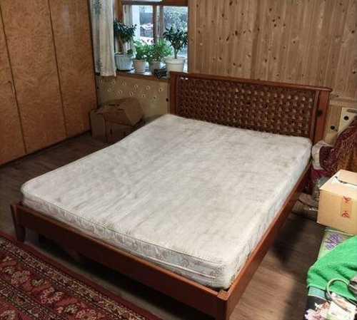 Двуспальная кровать с матрасом Consul