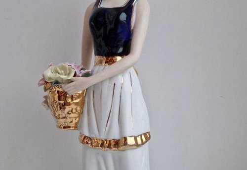 Статуэтка девушка с цветами, позолота,фарфор