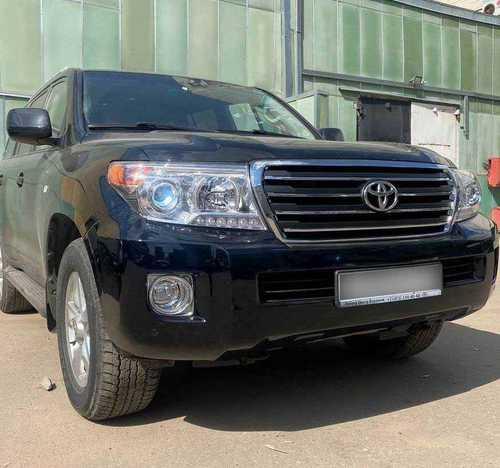 Рестайлинг Land Cruiser 200 из 2008 в 2012 год