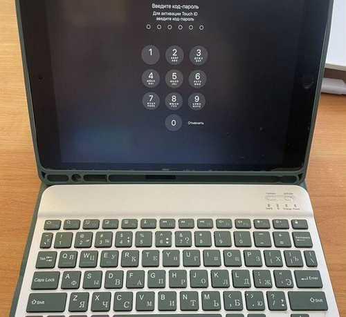 Чехол-клавиатура на iPad 7,8,9